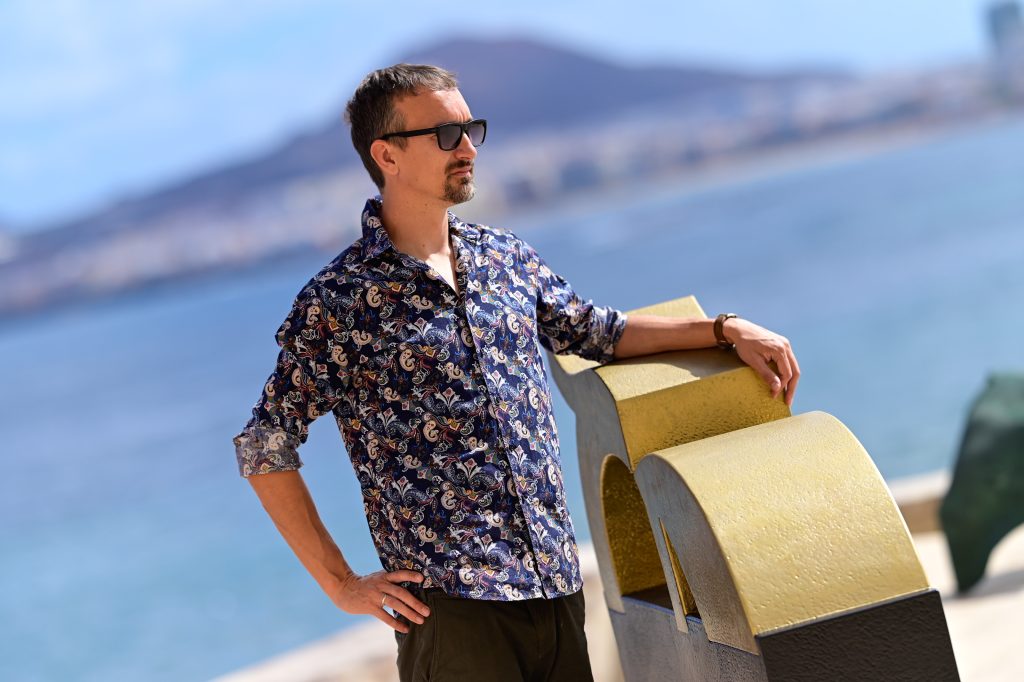 ‘Through the Graves the Wind Is Blowing’, a reflection on neo-fascism ...